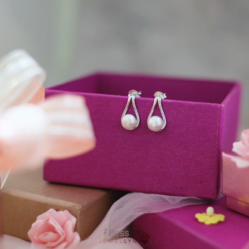 E17188 - Bess Earrings – Jewellyn